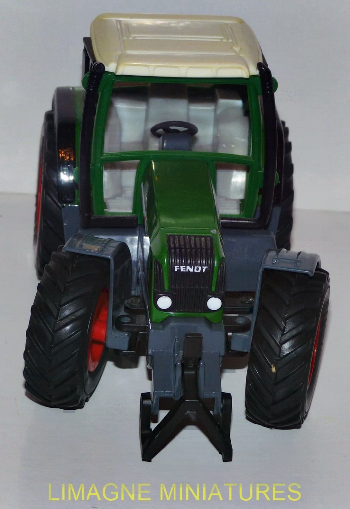 R13-120 SIKU TRACTEUR FENDT FAVORIT 716 VARIO | R13-120 R13-120 SIKU TRACTEUR FENDT FAVORIT 716 VARIO | R13-120